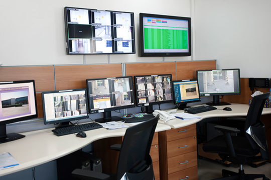 10 Stunning Photos of Equinix DX1 and DX2 Data Centers in Dubai ...