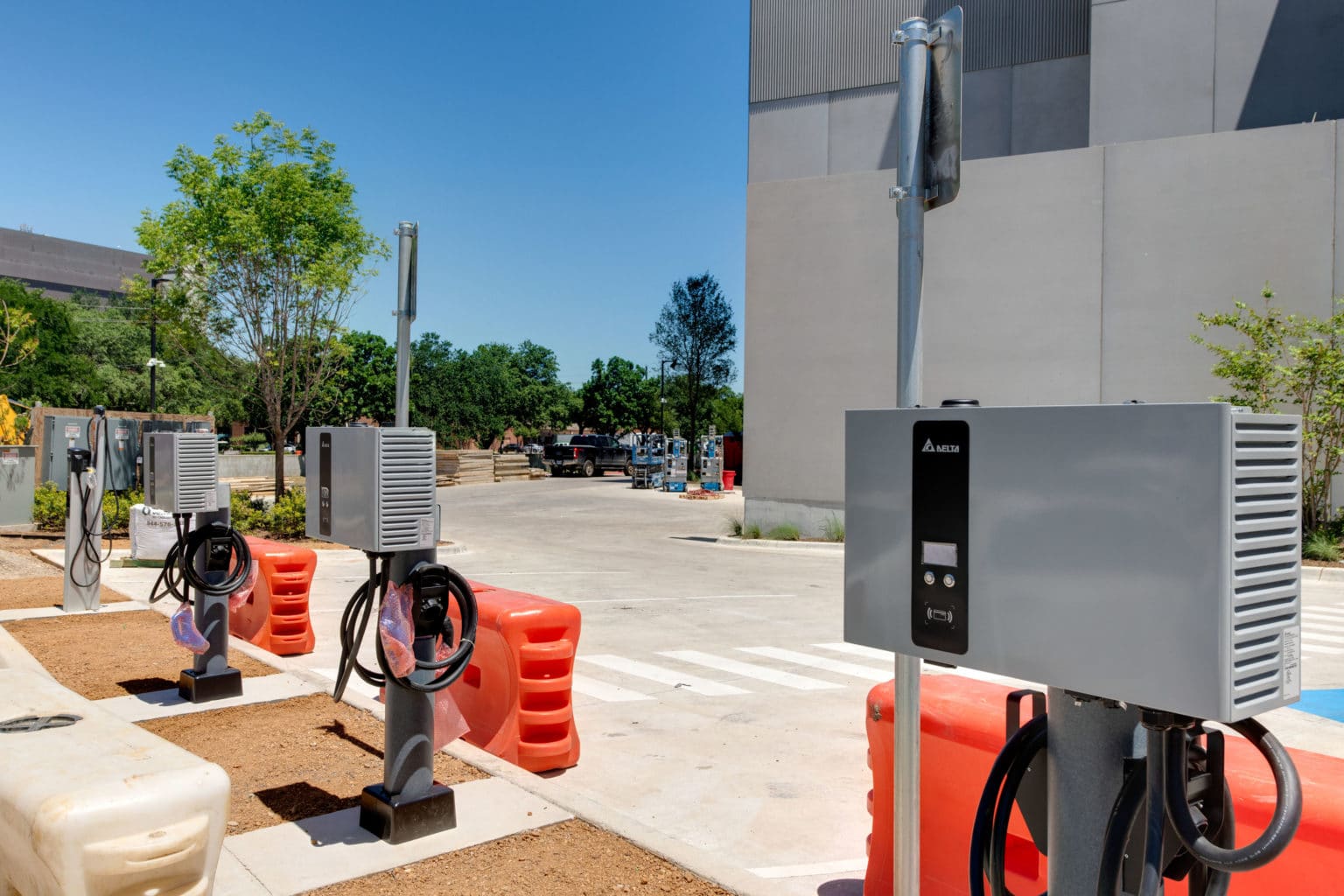 11 Amazing Photos of Equinix DA11 in Dallas - Interconnections - The ...