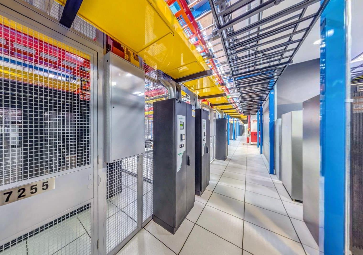 Photos of the most interconnected data center in Latin America – SP4 ...