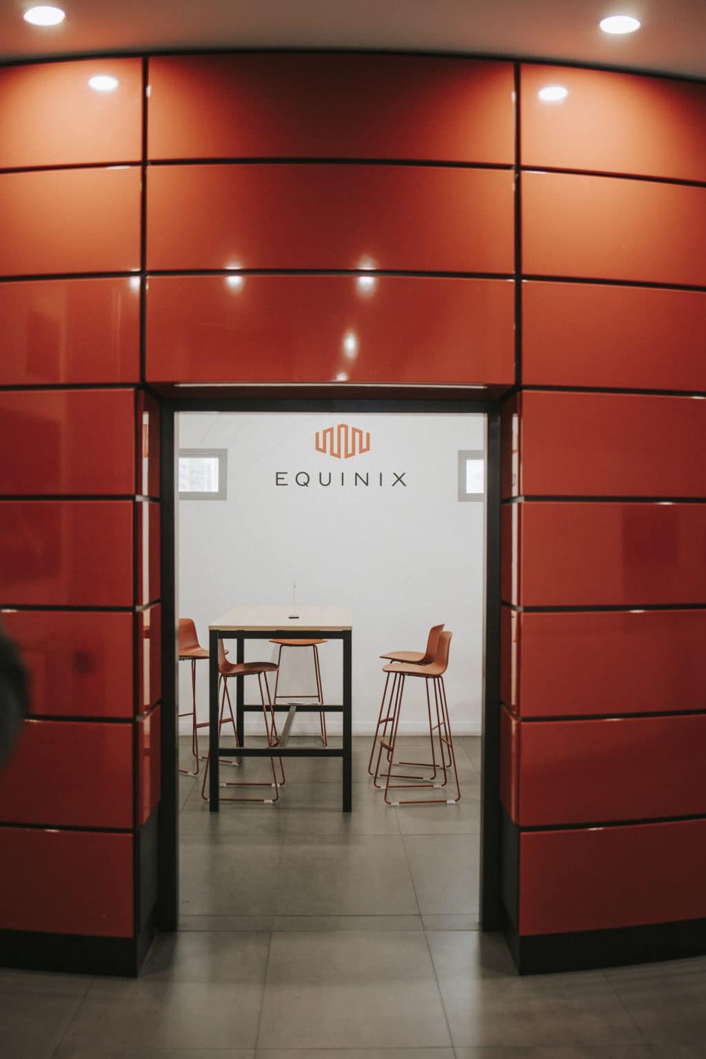 Step Inside Equinix PA10 in Paris: 11 Stunning Photos ...