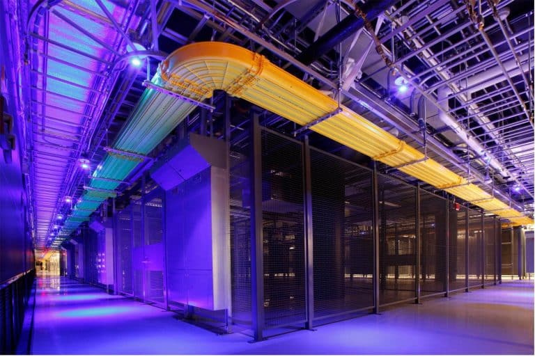 Inside a High-Performance Data Center: Compute, Storage and Networking ...